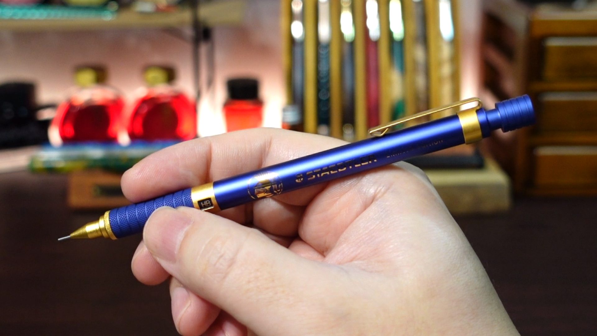 【ロイヤルブルー】STAEDTLER 92535 50年限定モデルを徹底レビュー - イラスト画材箱